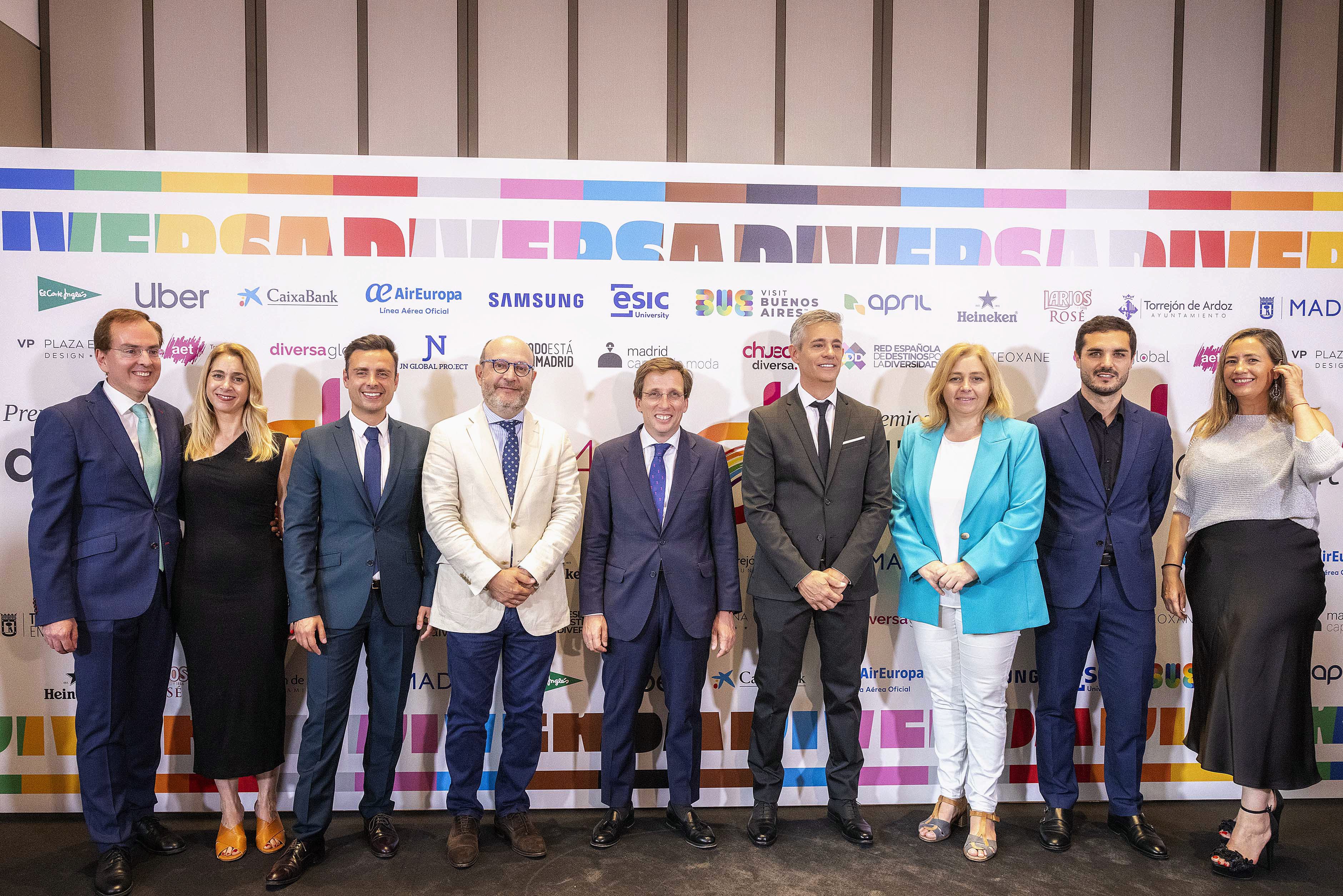 El Ayuntamiento apoya la inclusión de las personas LGTBI con su colaboración en los Premios ...